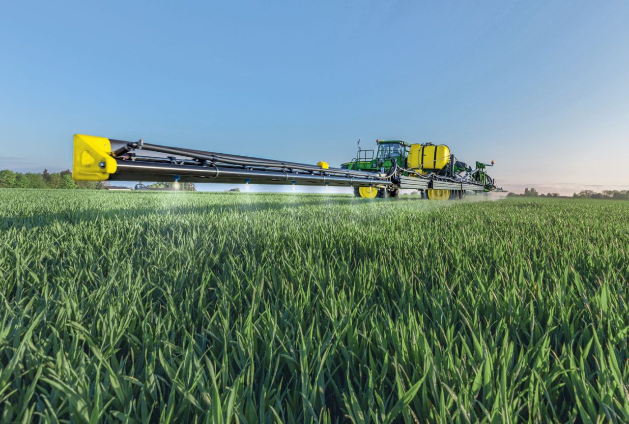 John Deere allège ses pulvérisateurs avec du carbone - Le Betteravier ...