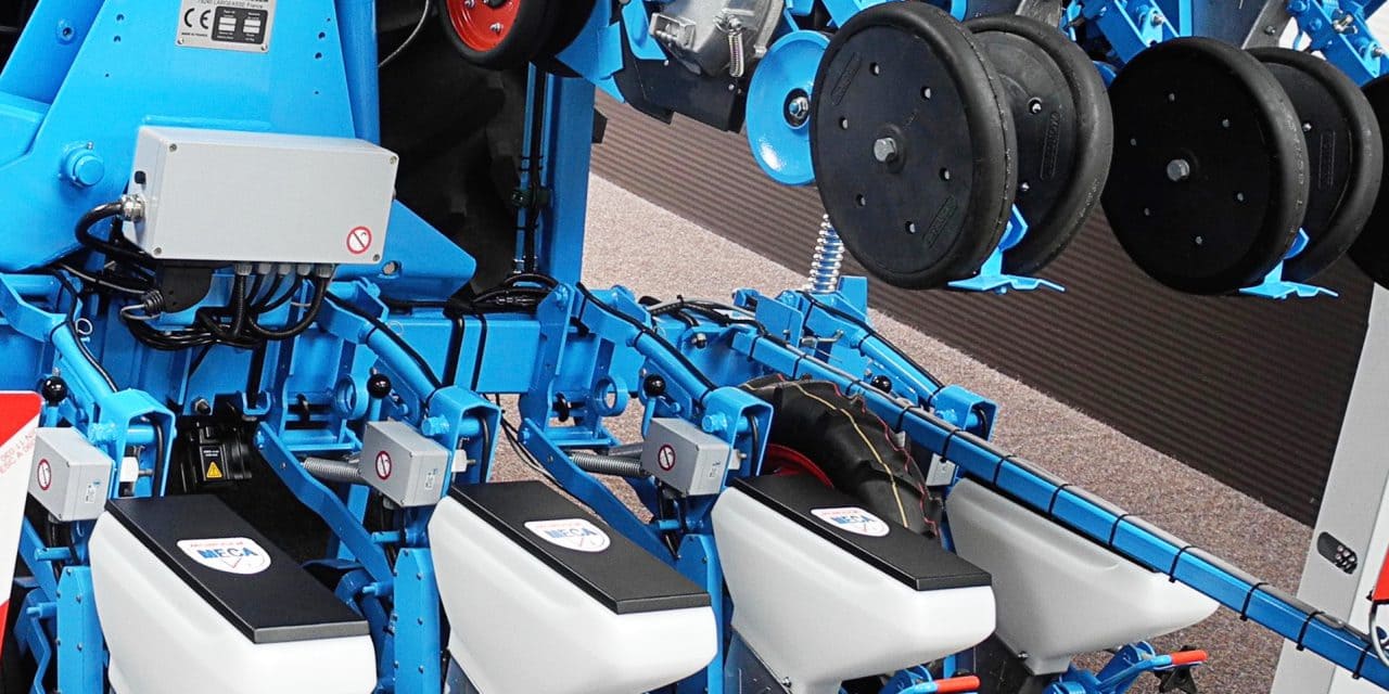 Trois machines pour bien placer la graine - Le Betteravier français