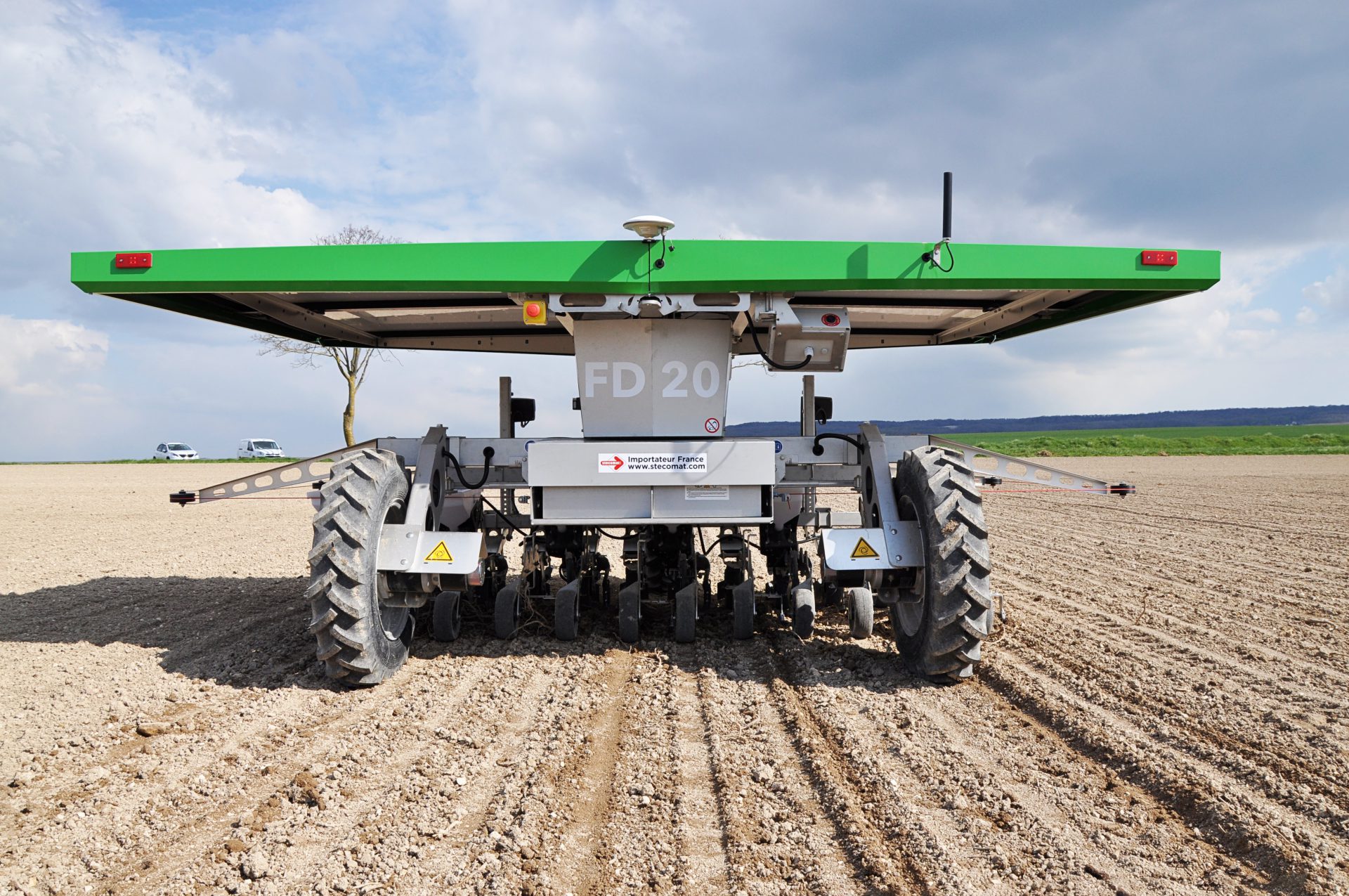 Le robot FarmDroid FD 10 a la cote - Le Betteravier français