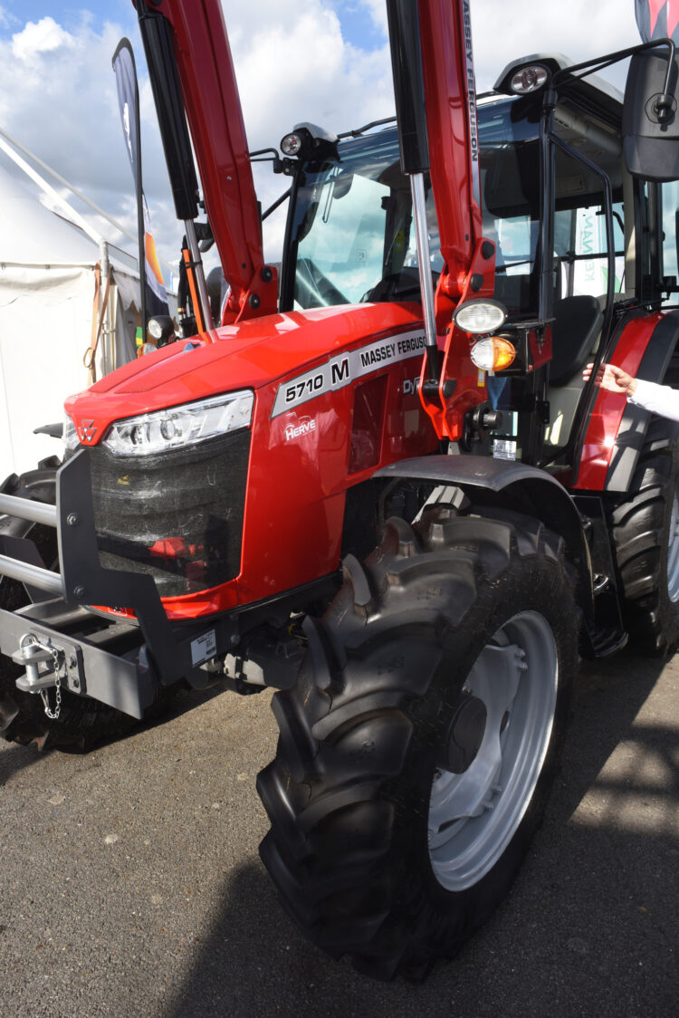 MF 5M : Découvrez les nouveaux tracteurs Massey Ferguson