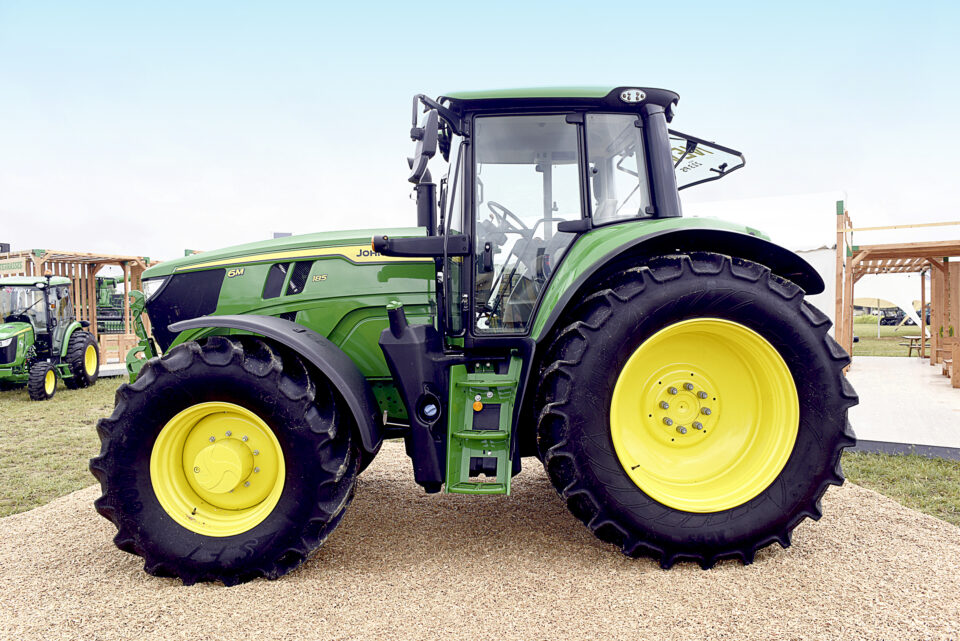 Découvrez les nouveaux 6M de John Deere